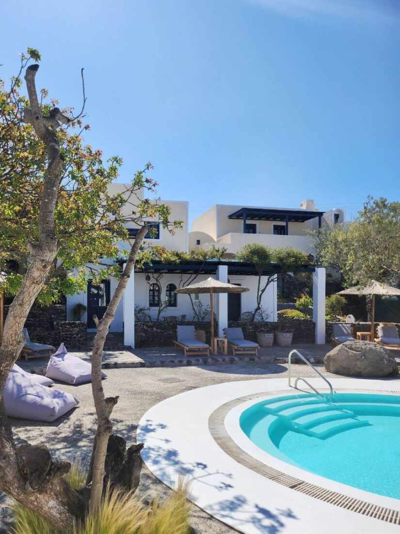 A Summer Weekend At The Iconic Vedema Resort * Santorini - Travel My Day Blog